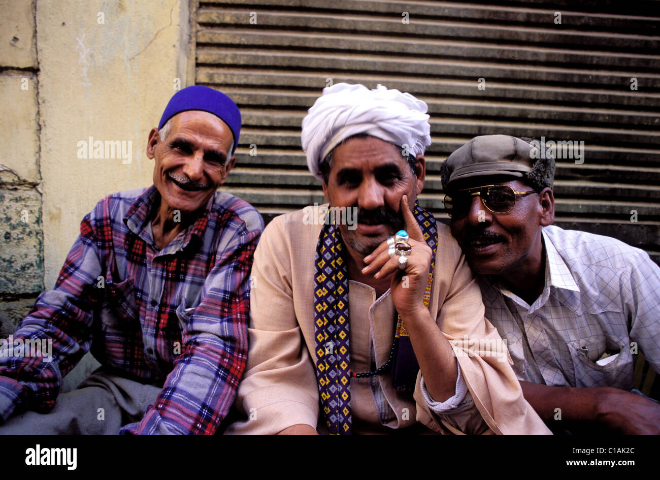 Egypt, Cairo, Khan El Kahili bazar, egyptians men Stock Photo - Alamy
