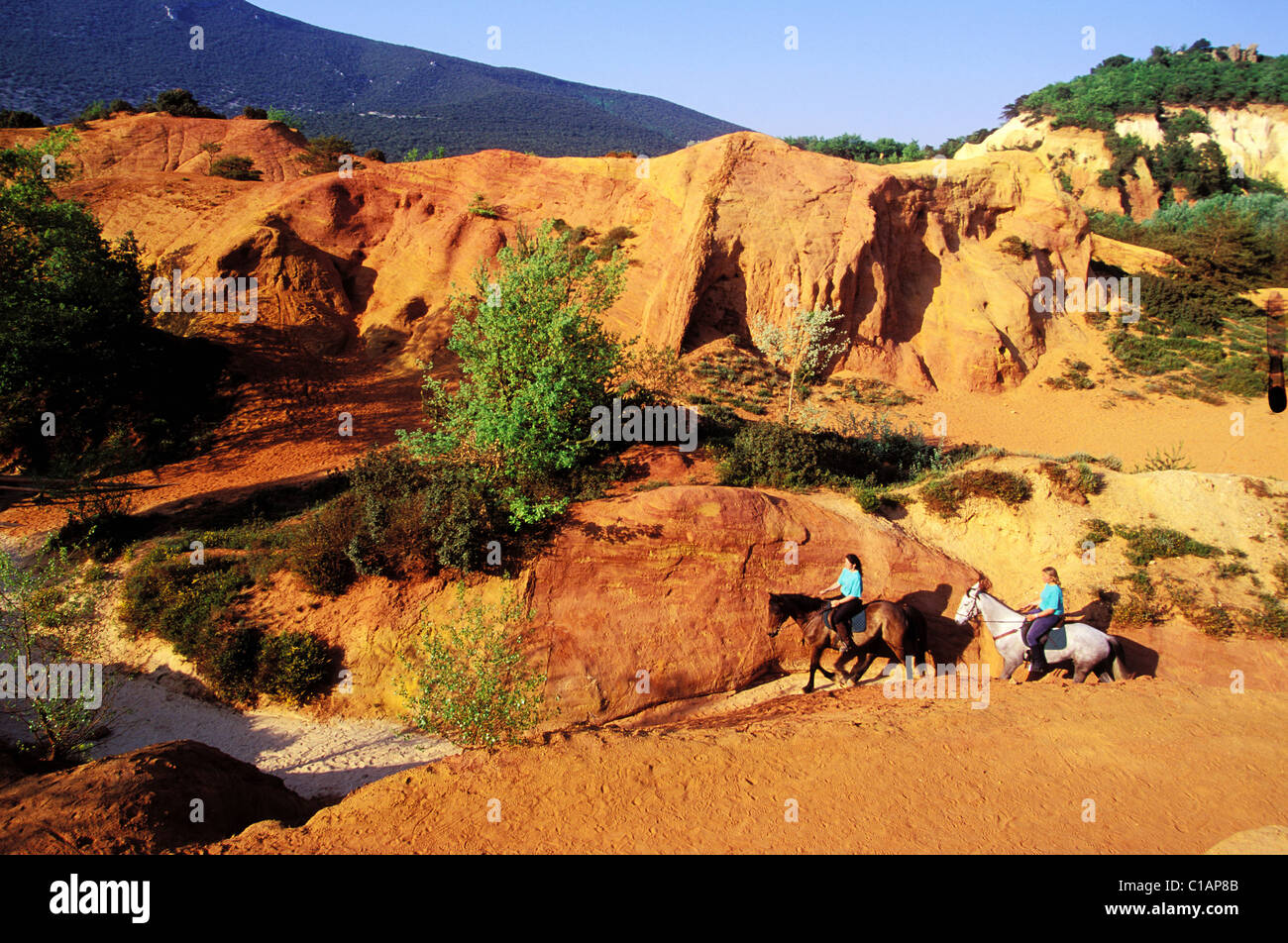 France, Vaucluse, Luberon, Rustrel, Colorado of Provence Stock Photo ...