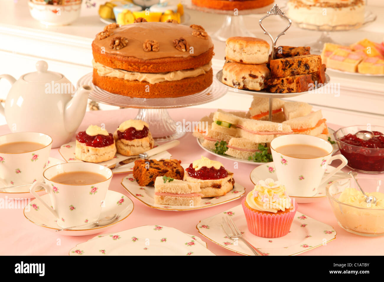 British high tea hi-res stock photography and images - Alamy