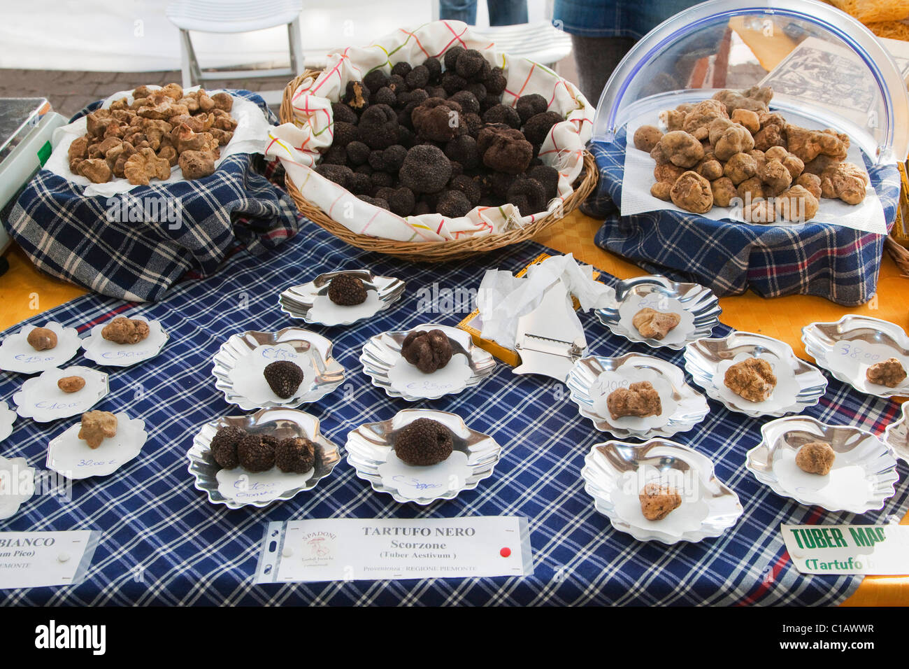 Moncalvo National Truffle Fair, truffles (Tuber magnatum) on sales ...