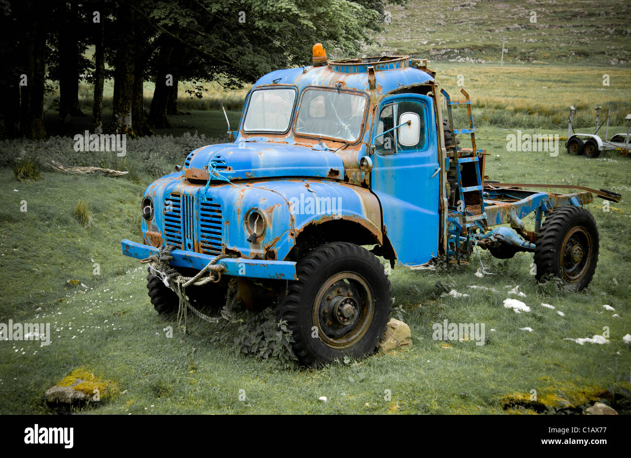 abandoned old blue vintage breakdown truck Stock Photo - Alamy