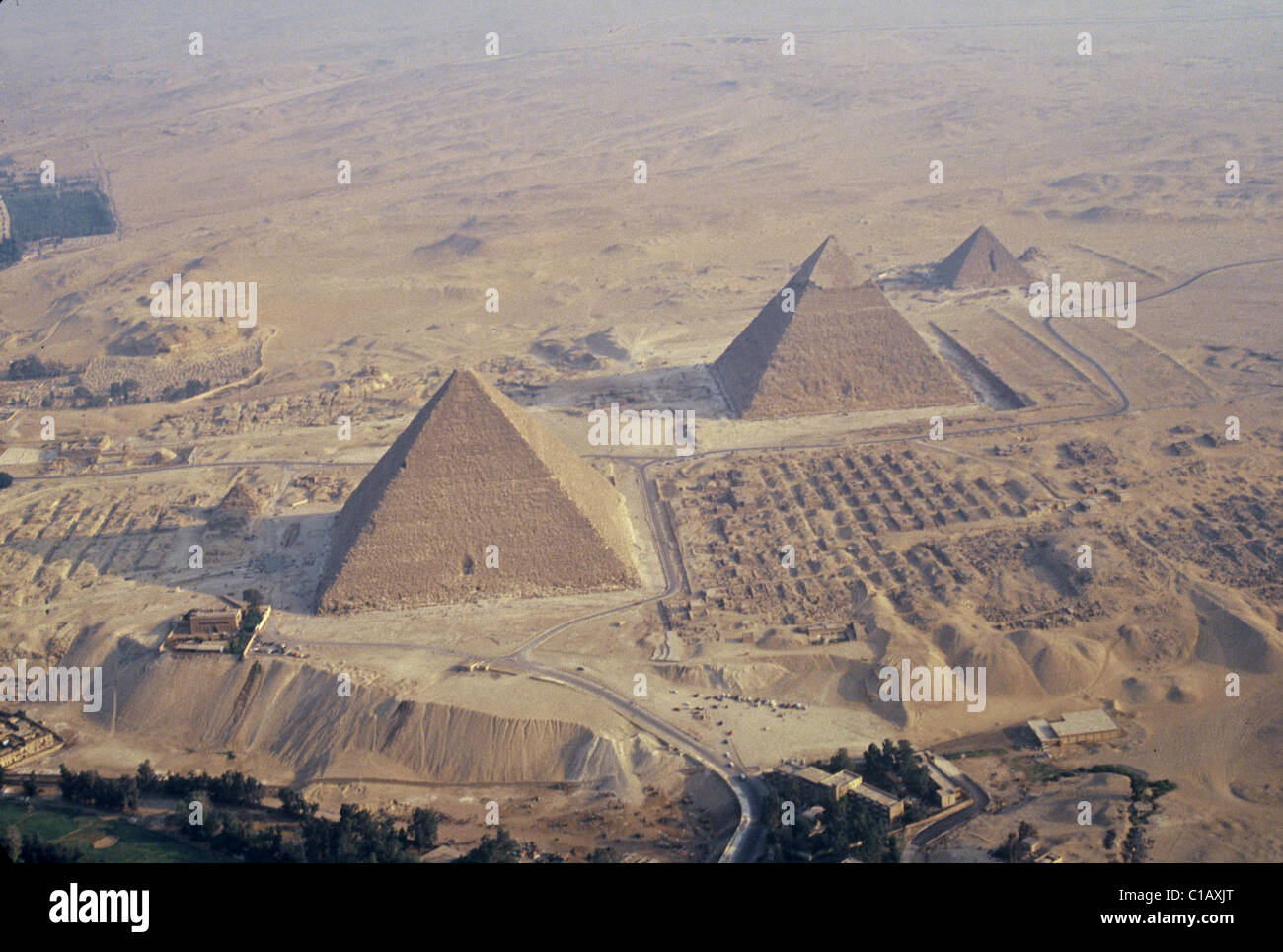 Aerial view pyramids giza hi-res stock photography and images - Alamy