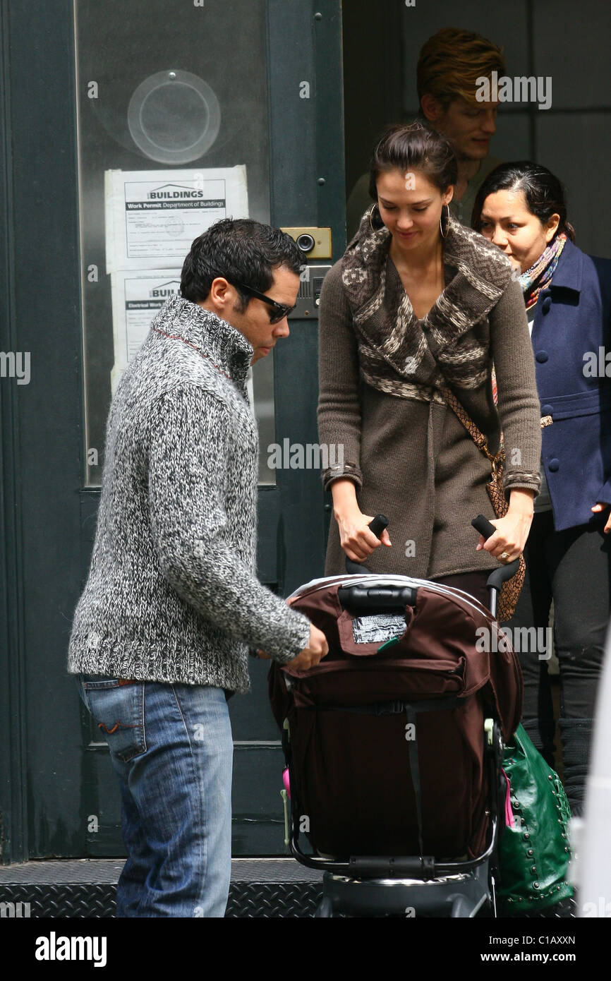 Jessica Alba spotted with her husband, Cash Warren, pushing a stroller ...