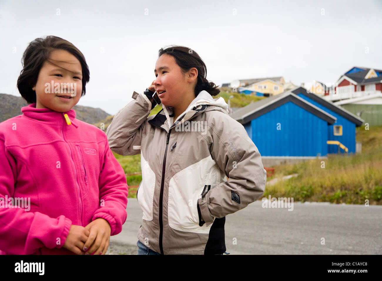 Inuit girls hi-res stock photography and images - Alamy