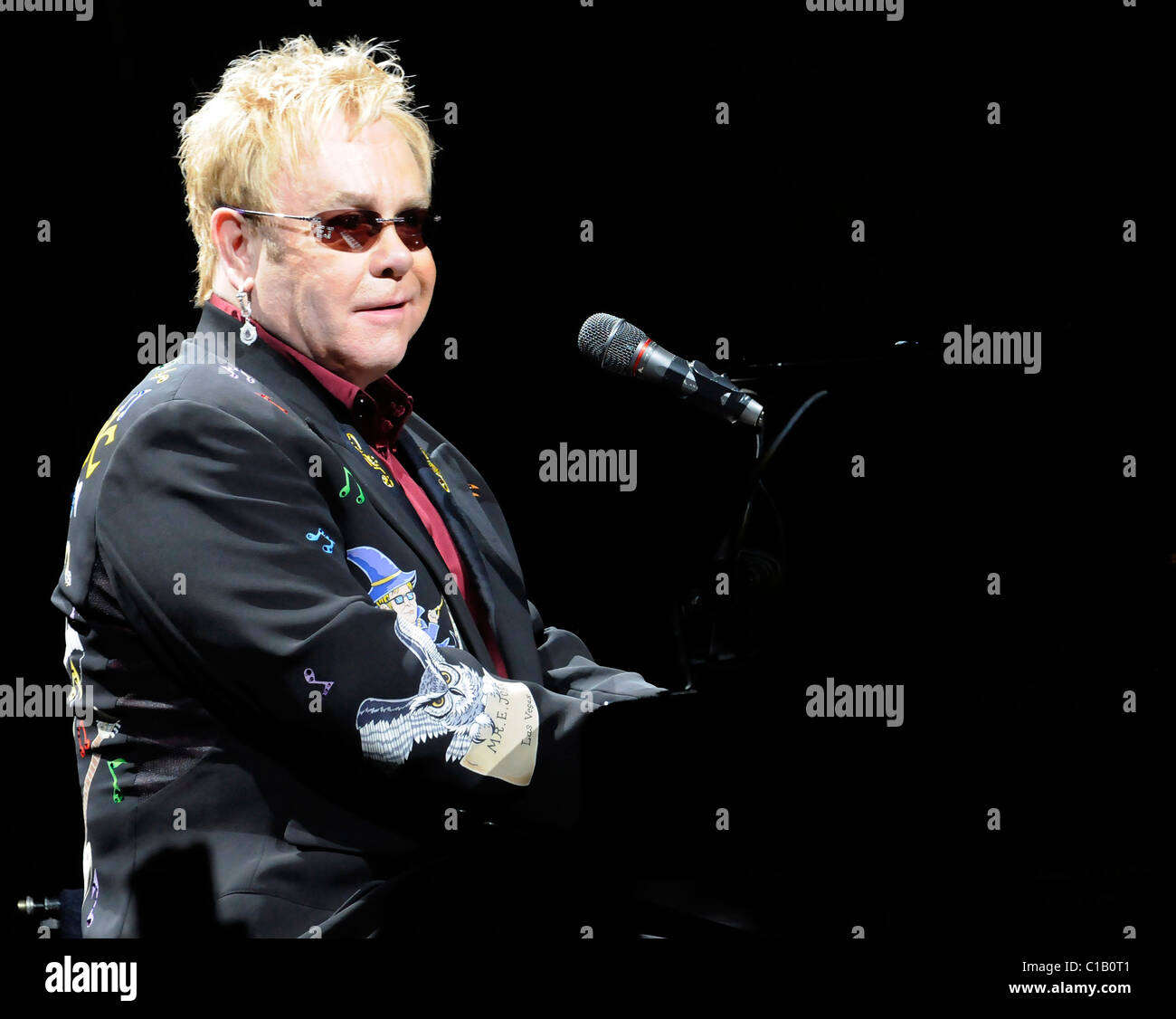 Elton john billy joel face hi-res stock photography and images - Alamy