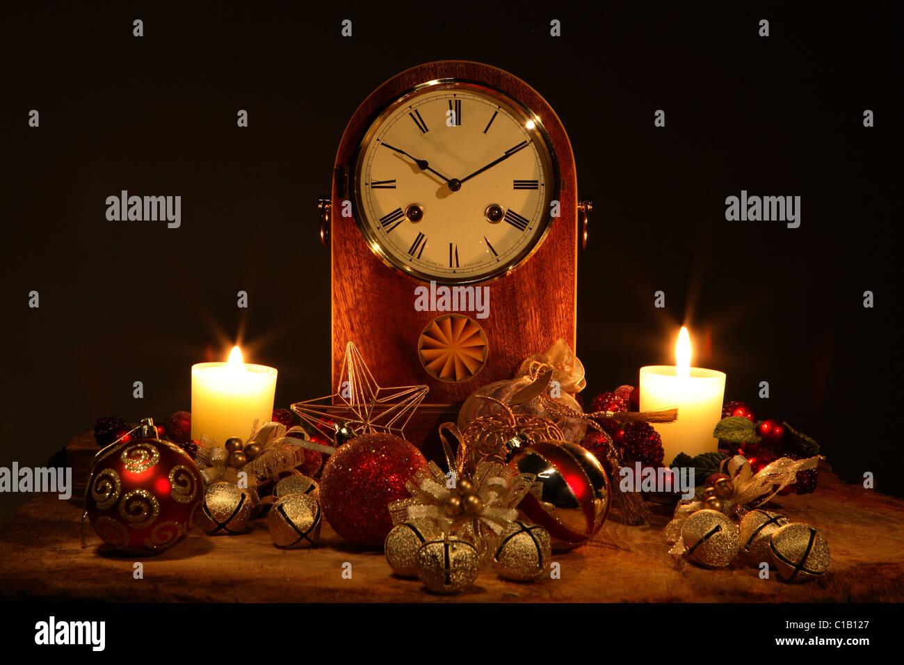 Clock face showing time two hi-res stock photography and images - Alamy