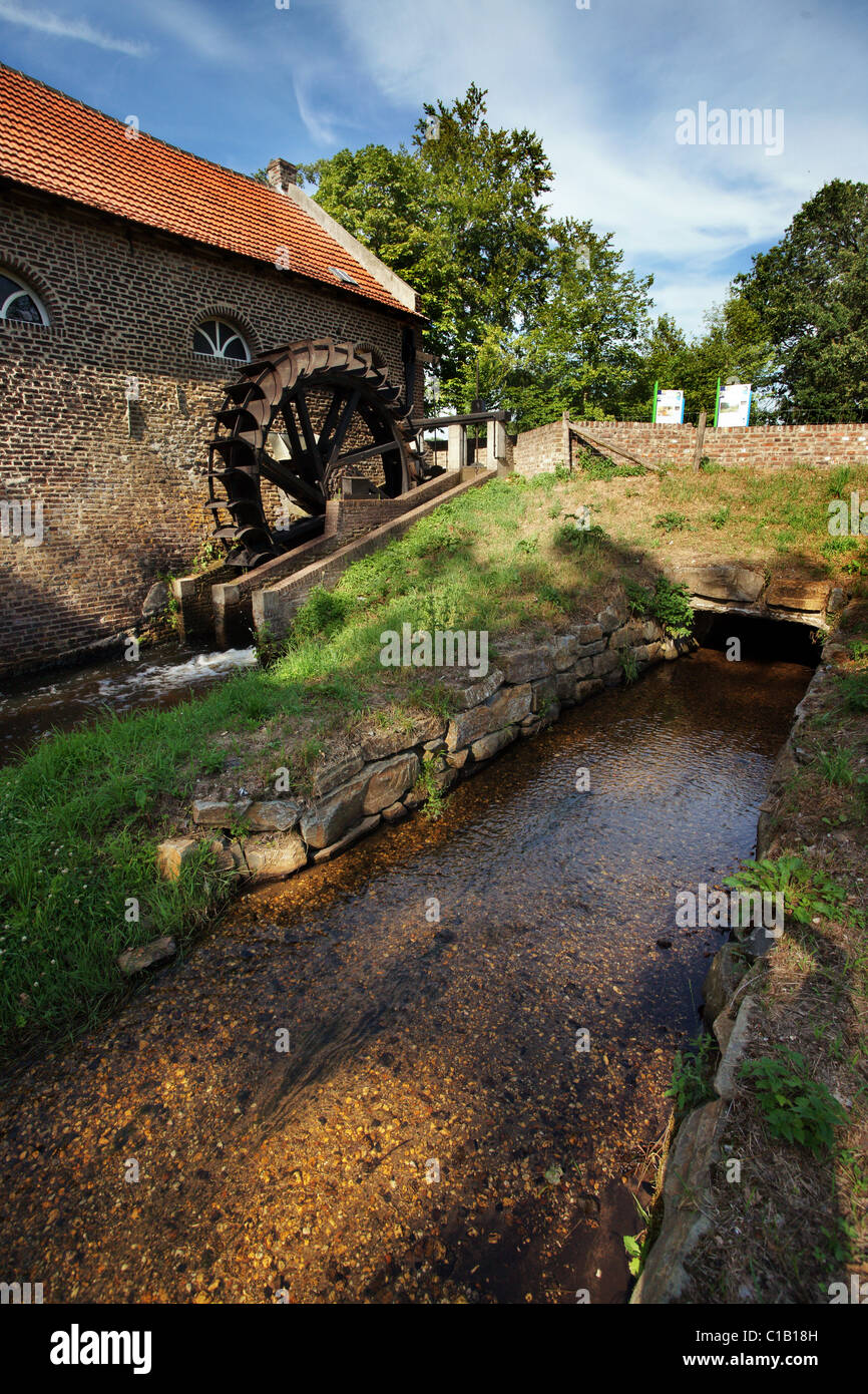 Water wheel flour mill hi-res stock photography and images - Alamy