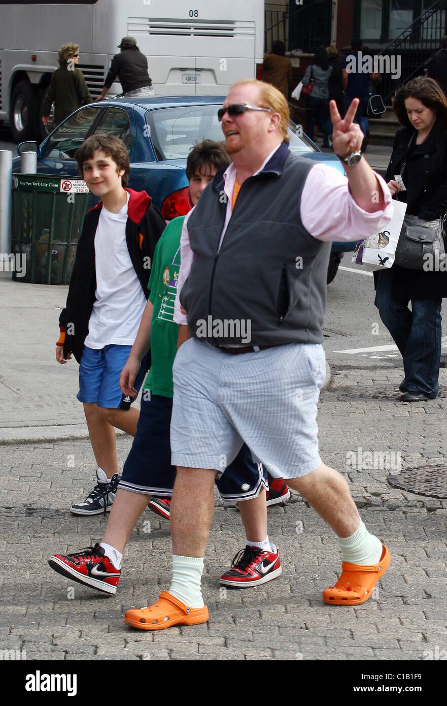 American chef mario batali lunch hi-res stock photography and images ...