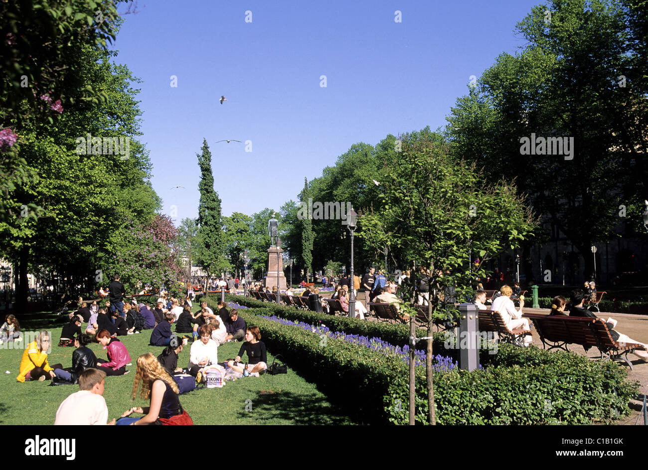 Finland, Helsinki, The esplanade and its green areas are one of the ...