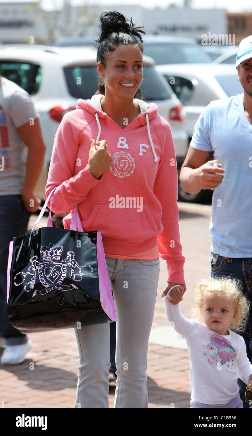 Katie Price and daughter Princess Tiaamii go for a family lunch at Tony ...