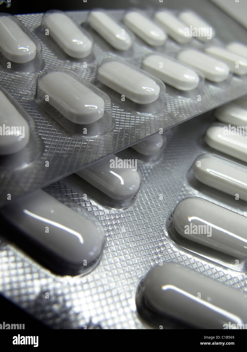 Generic pills hi-res stock photography and images - Alamy