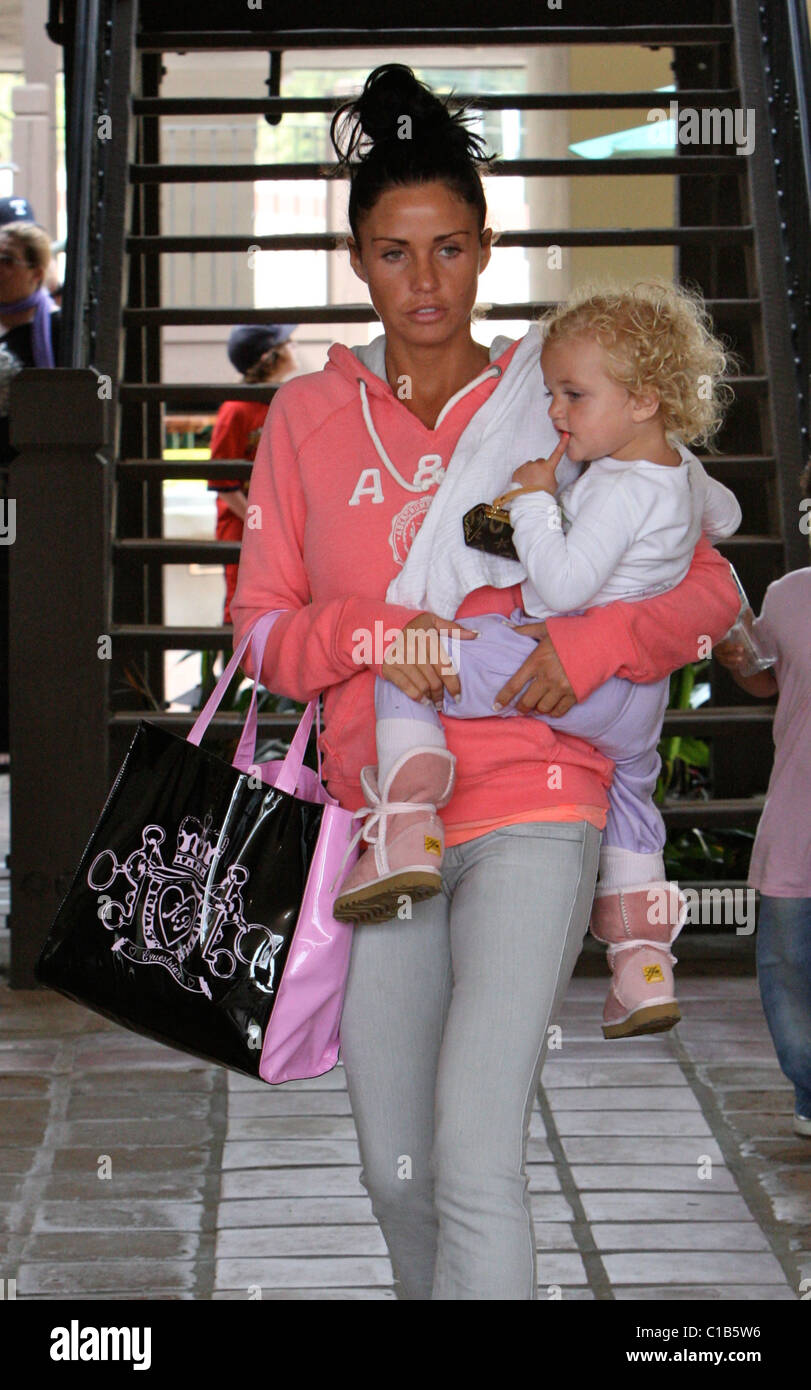 Katie Price and daughter Princess Tiaamii go for a family lunch at Tony ...