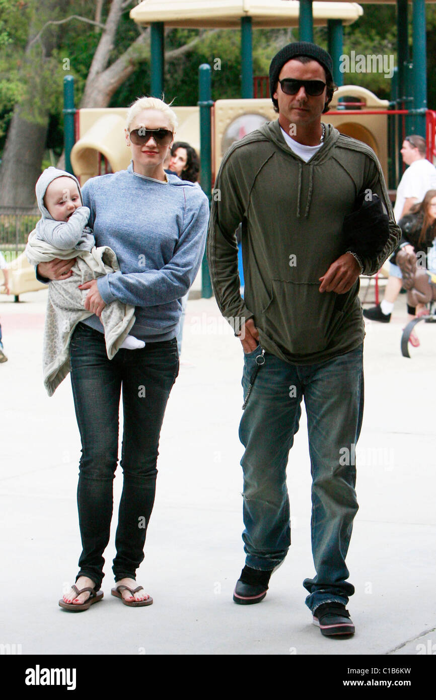 Gwen Stefani walking with baby Zuma and husband Gavin Rossdale as they ...