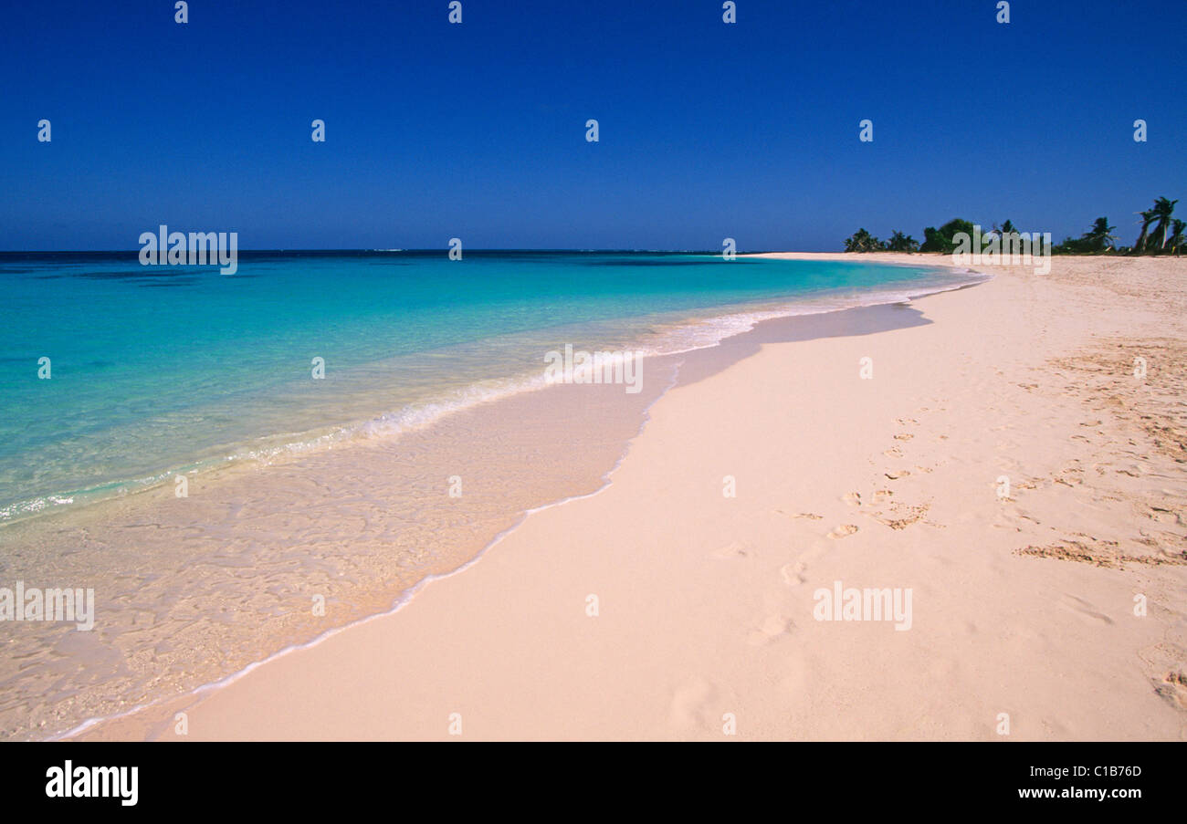Empty beach sea sand hi-res stock photography and images - Alamy