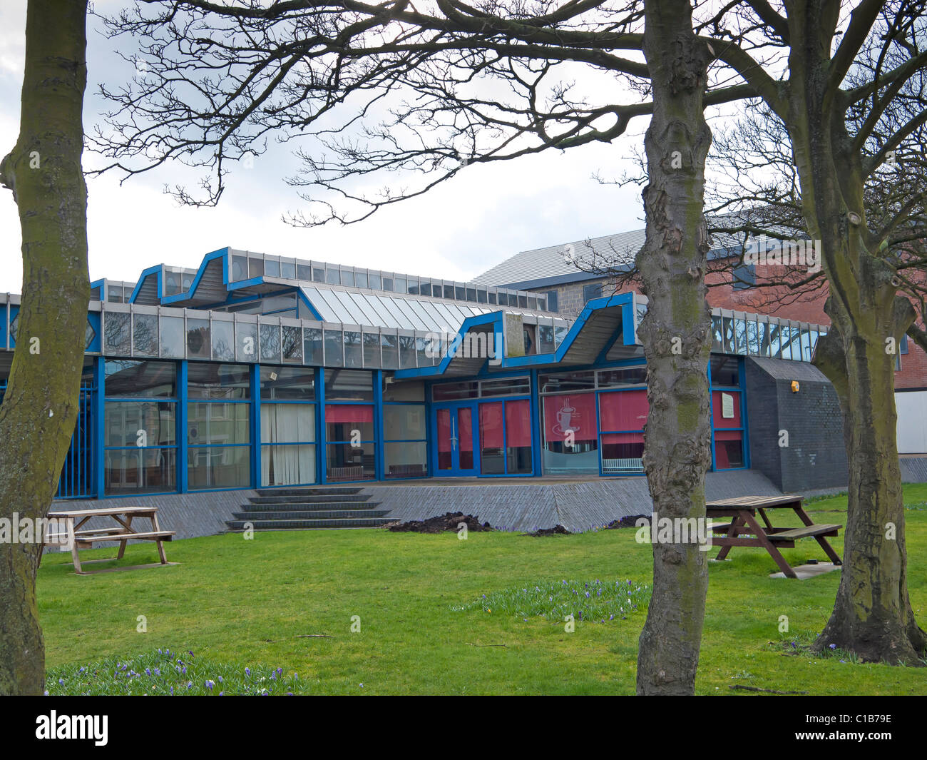 Redcar Central Library (1971) designed by Ahrends Burton & Koralek (ABK ...