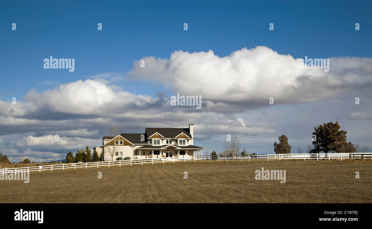 A beautiful farmhouse on a horse farm in Tumalo, near Bend, Oregon ...