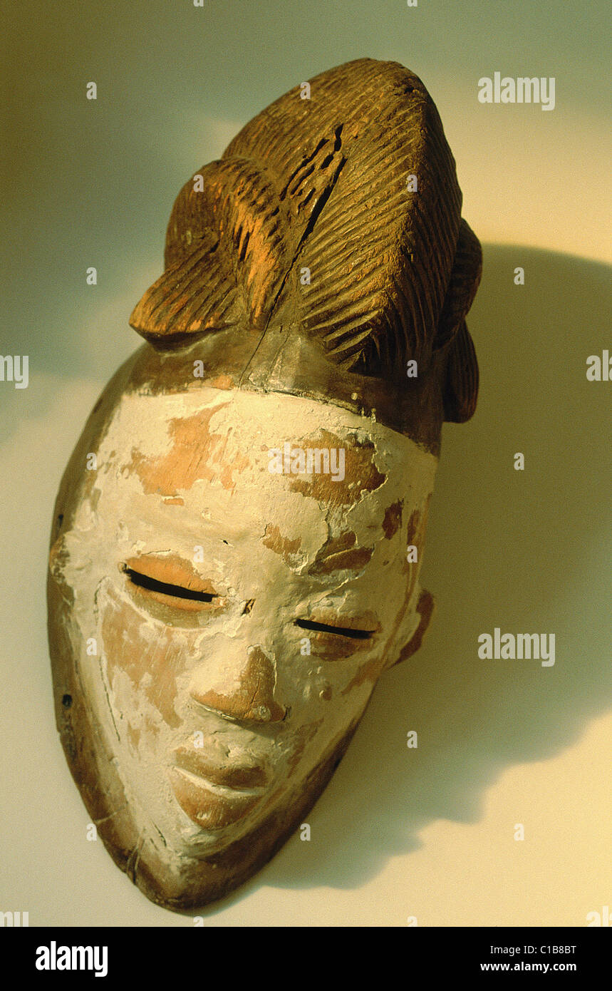Gabon, Punu tribe mask used by a Shaman, decorated with the kaolin ...