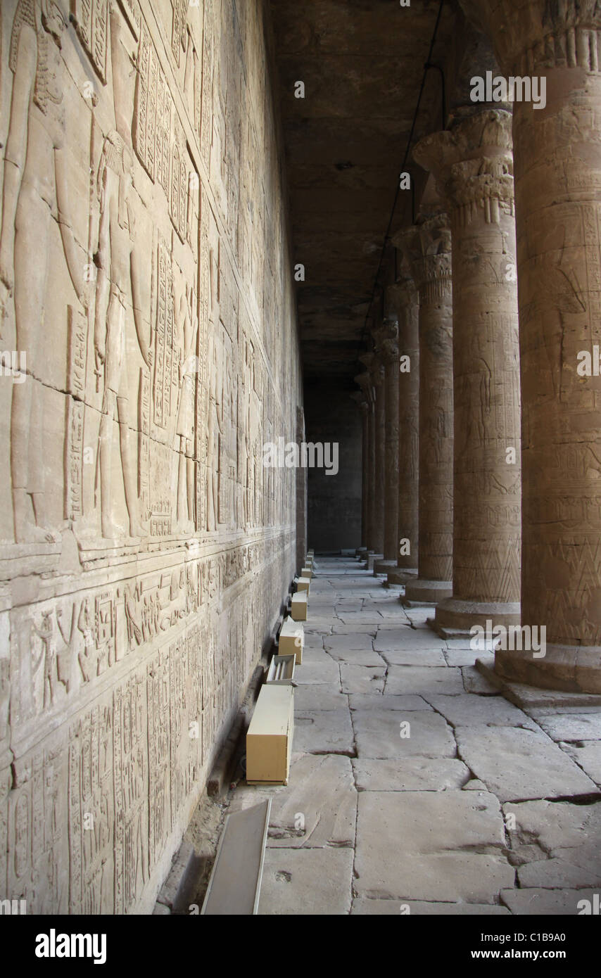 inside ancient temple in Egypt Stock Photo - Alamy