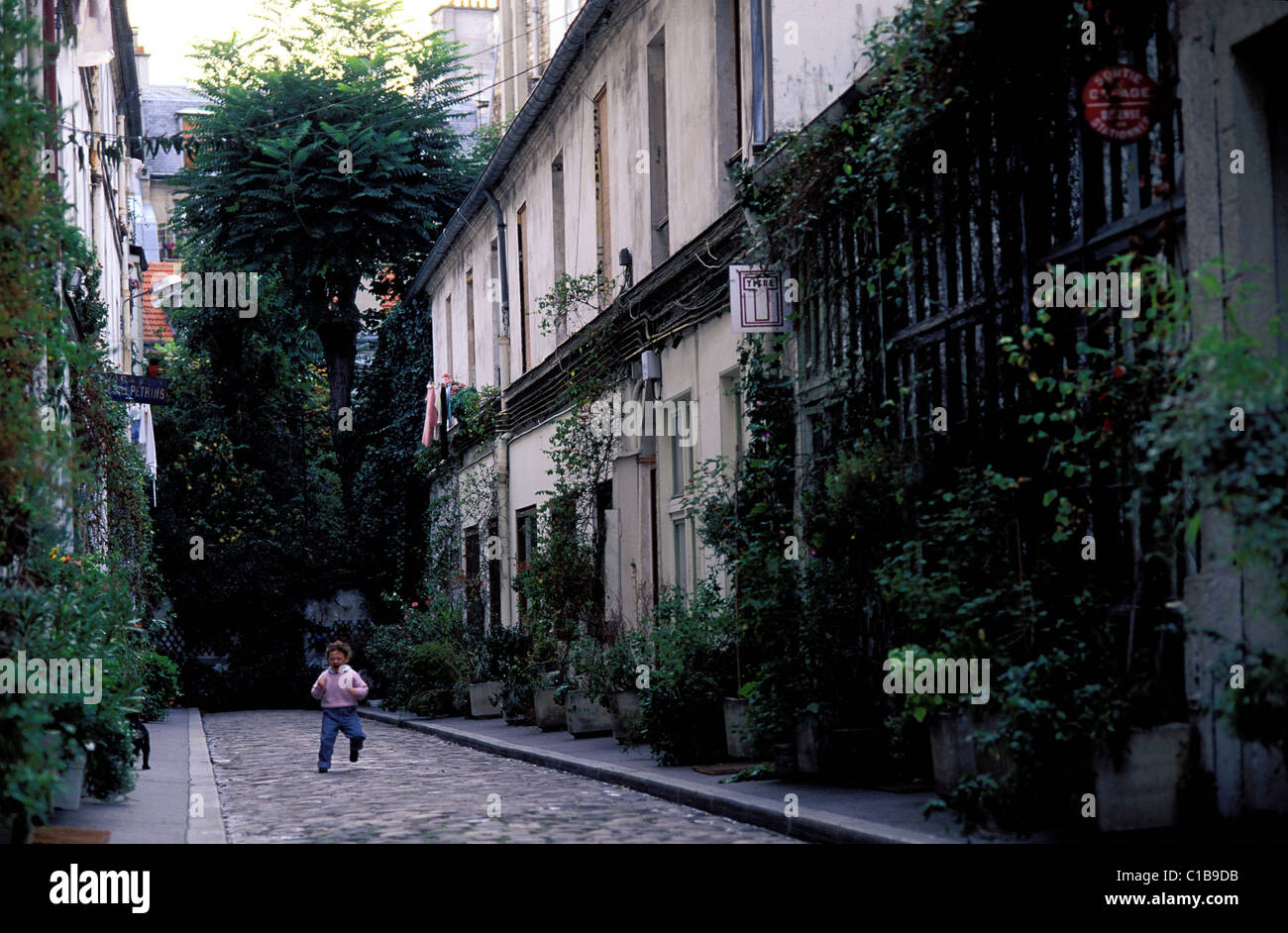 France, Paris, Saint Pierre's yard (17th district Stock Photo - Alamy