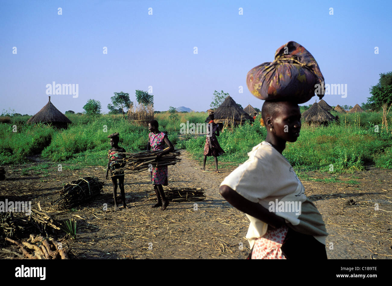 Ethiopia, Itang region, Nuer village on the Barro Stock Photo - Alamy