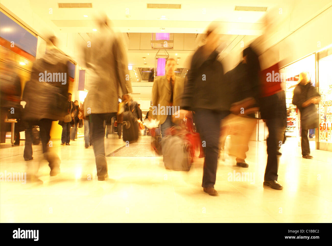 Physical shopping hi-res stock photography and images - Alamy