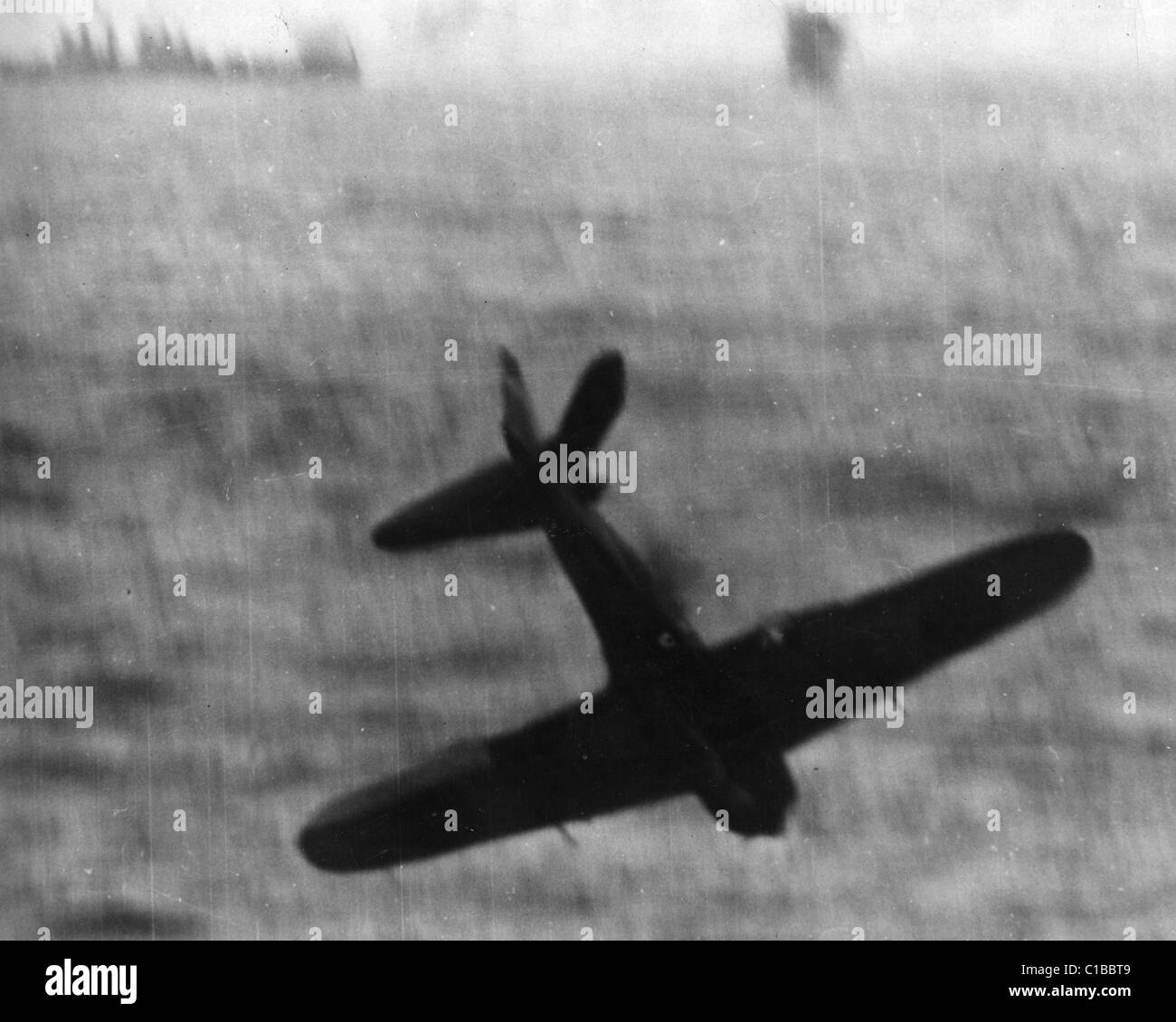 JAPANESE KAMIKAZE aircraft shot down before crashing on a US battleship ...