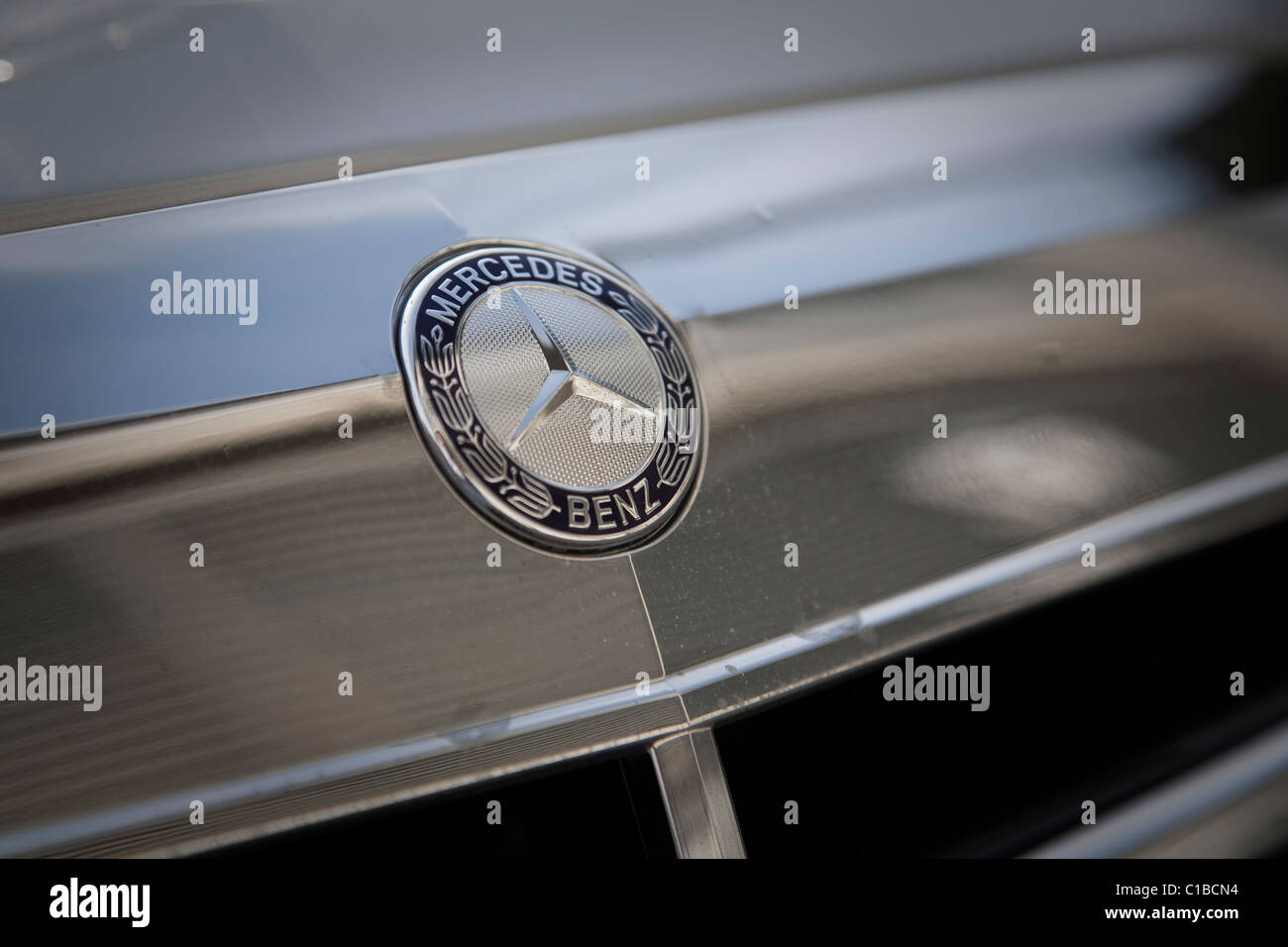 Mercedes Benz badge on the bonnet / hood of a car Stock Photo - Alamy