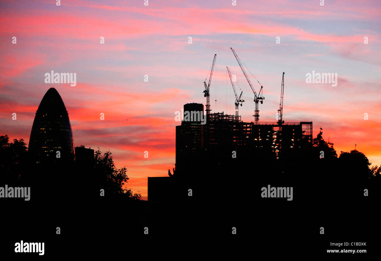 The gerkin london construction hi-res stock photography and images - Alamy