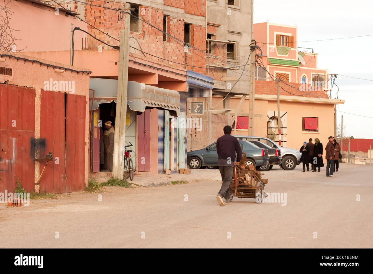 Moroccan street scene hi-res stock photography and images - Alamy