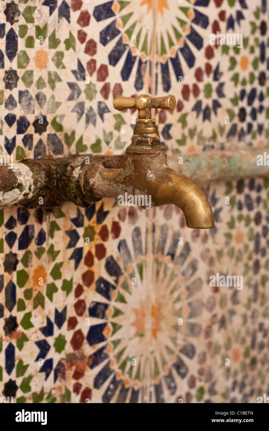 Zellig tile hi-res stock photography and images - Alamy
