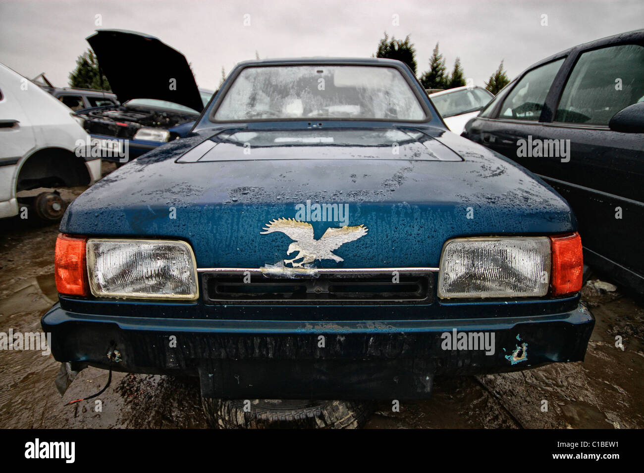 Old Reliant three wheeler in scrap yard Stock Photo - Alamy