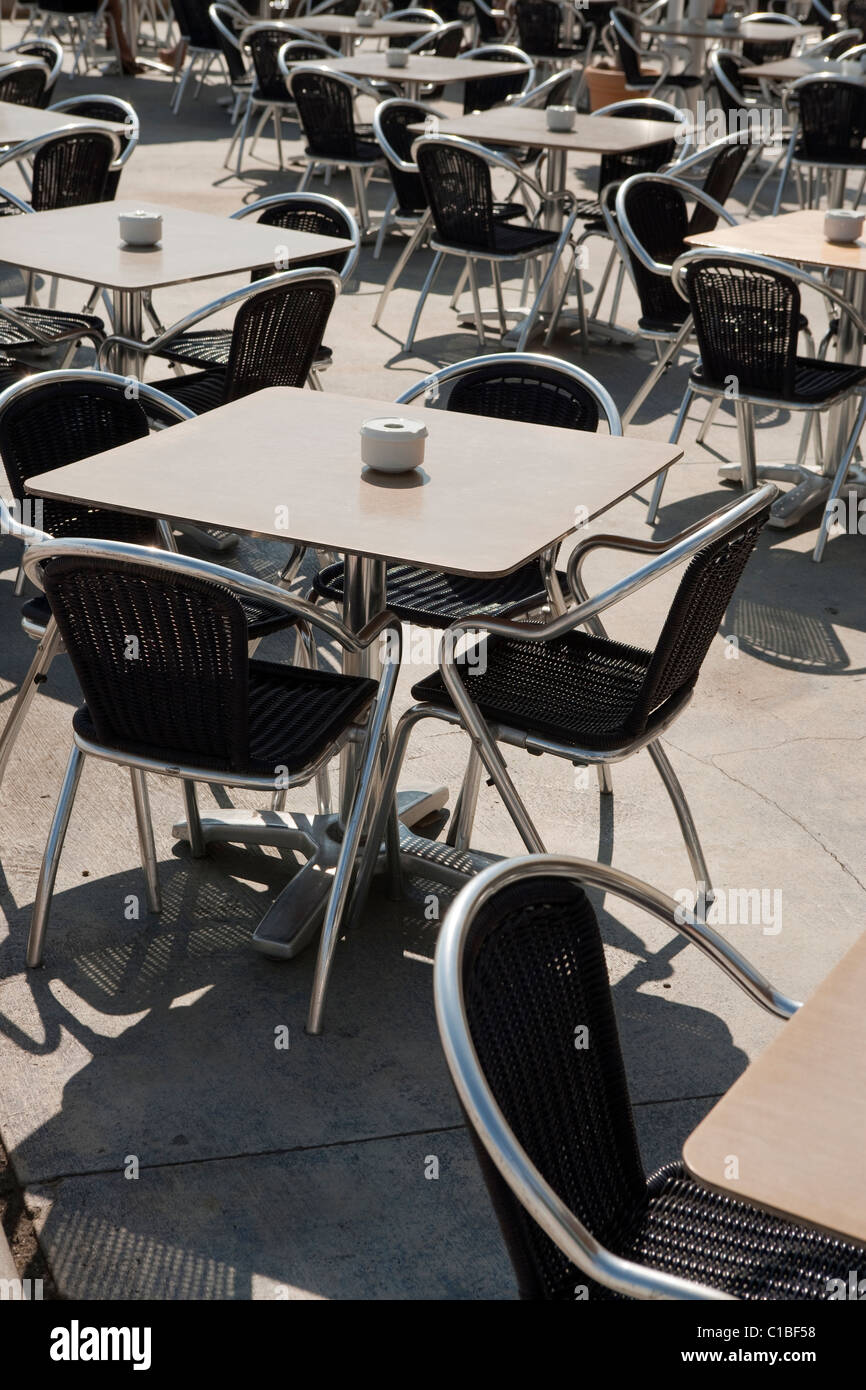 External bar hi-res stock photography and images - Alamy