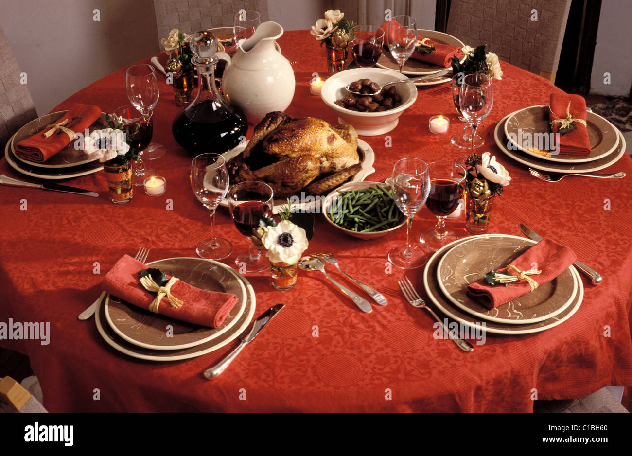 France, Christmas table dressing Stock Photo - Alamy