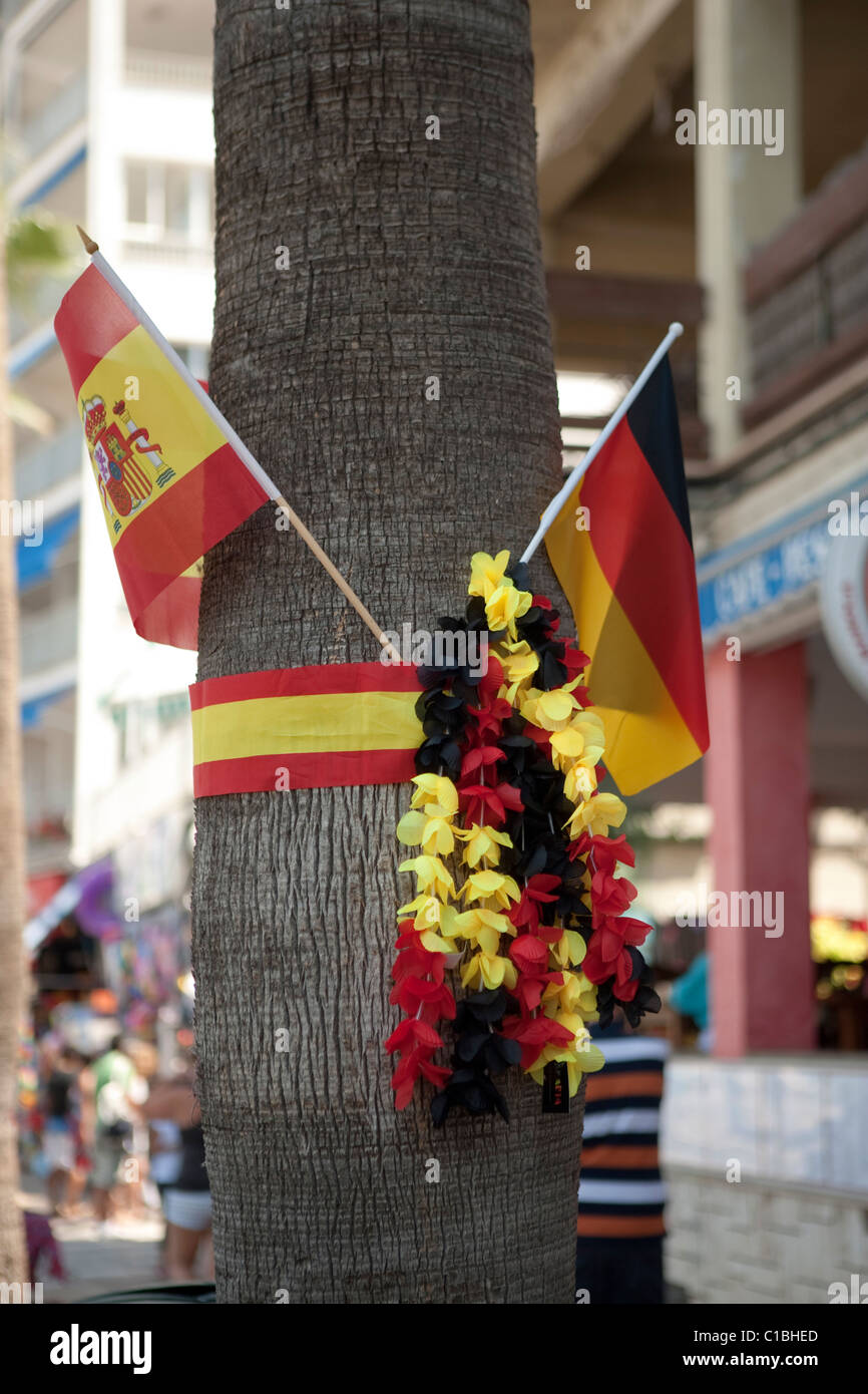 Flags world tree hi-res stock photography and images - Alamy