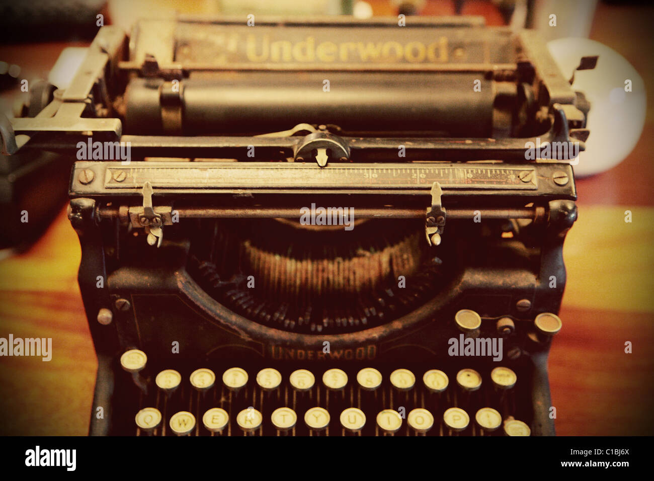 Underwood typewriter hi-res stock photography and images - Alamy
