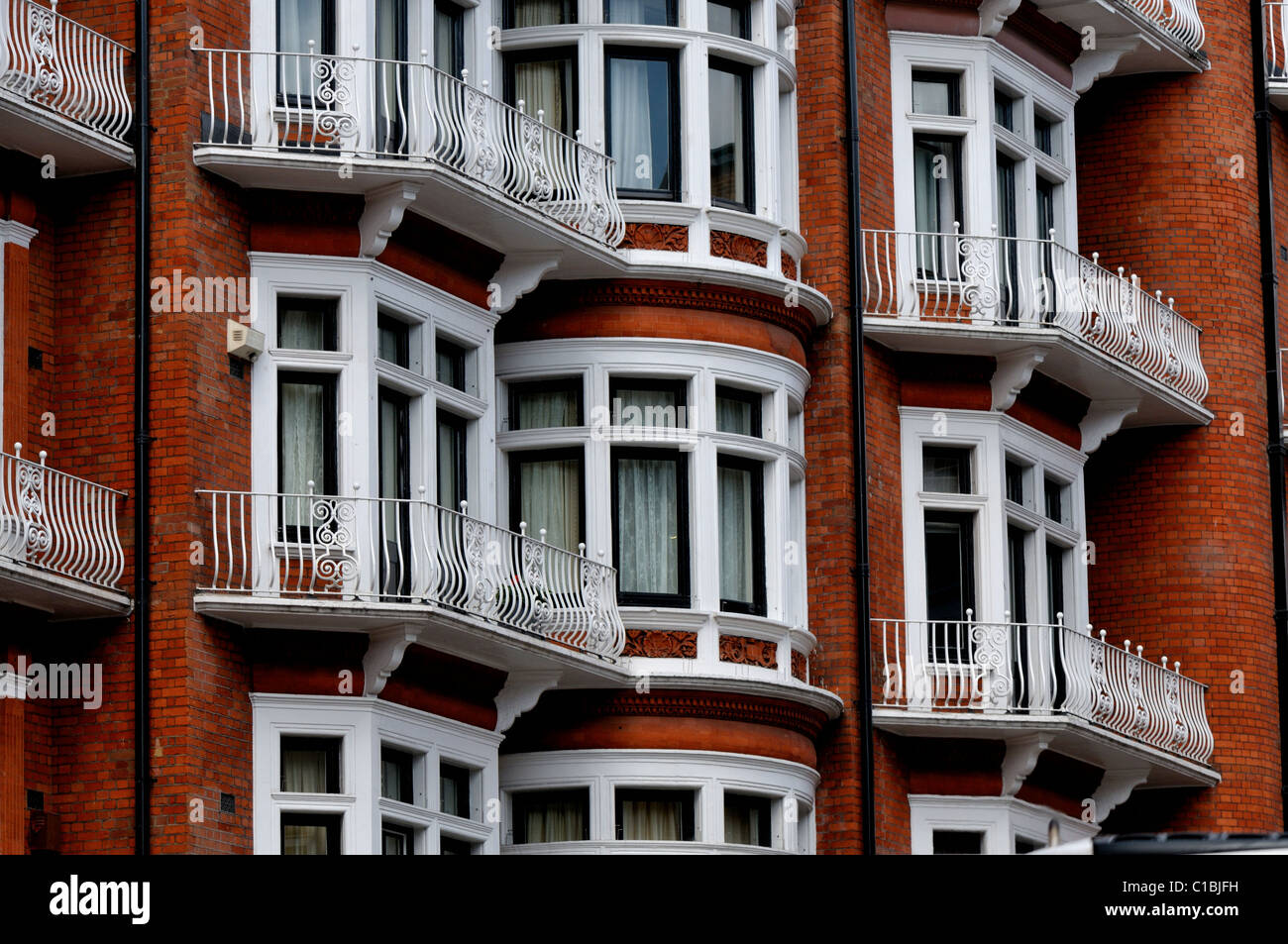 Block Of Flats Balcony London Stock Photos & Block Of Flats Balcony ...