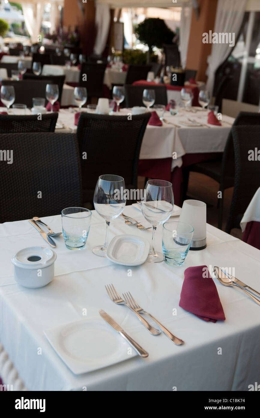Detail restaurant table hi-res stock photography and images - Alamy