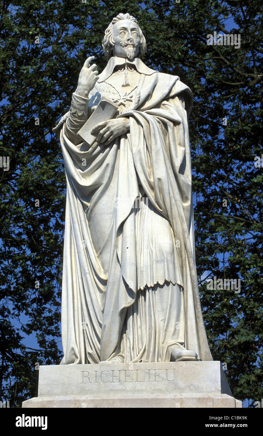 City of richelieu france gates hi-res stock photography and images - Alamy