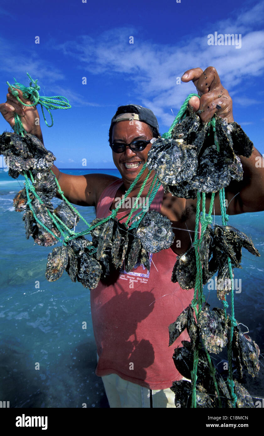 Tuamotu fisherman hi-res stock photography and images - Alamy