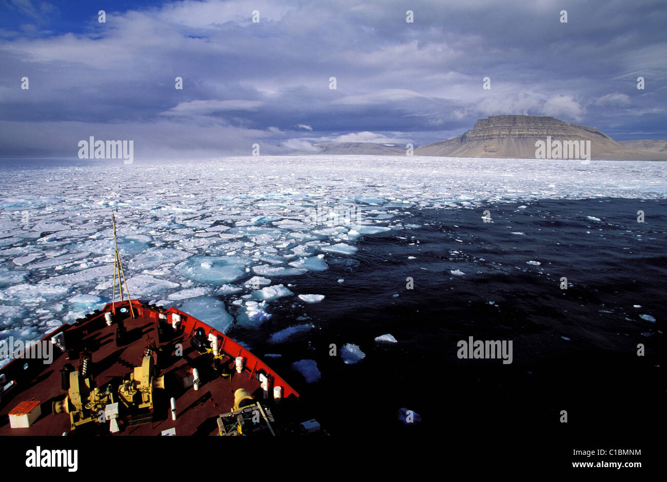 Canada, Nunavut, progression of the Des Groseilliers Canadian ...