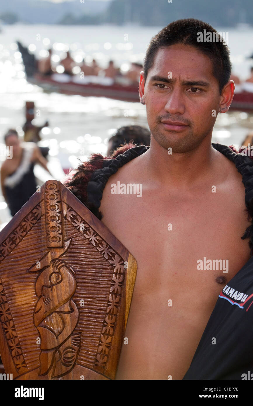 Maori costume hi-res stock photography and images - Alamy