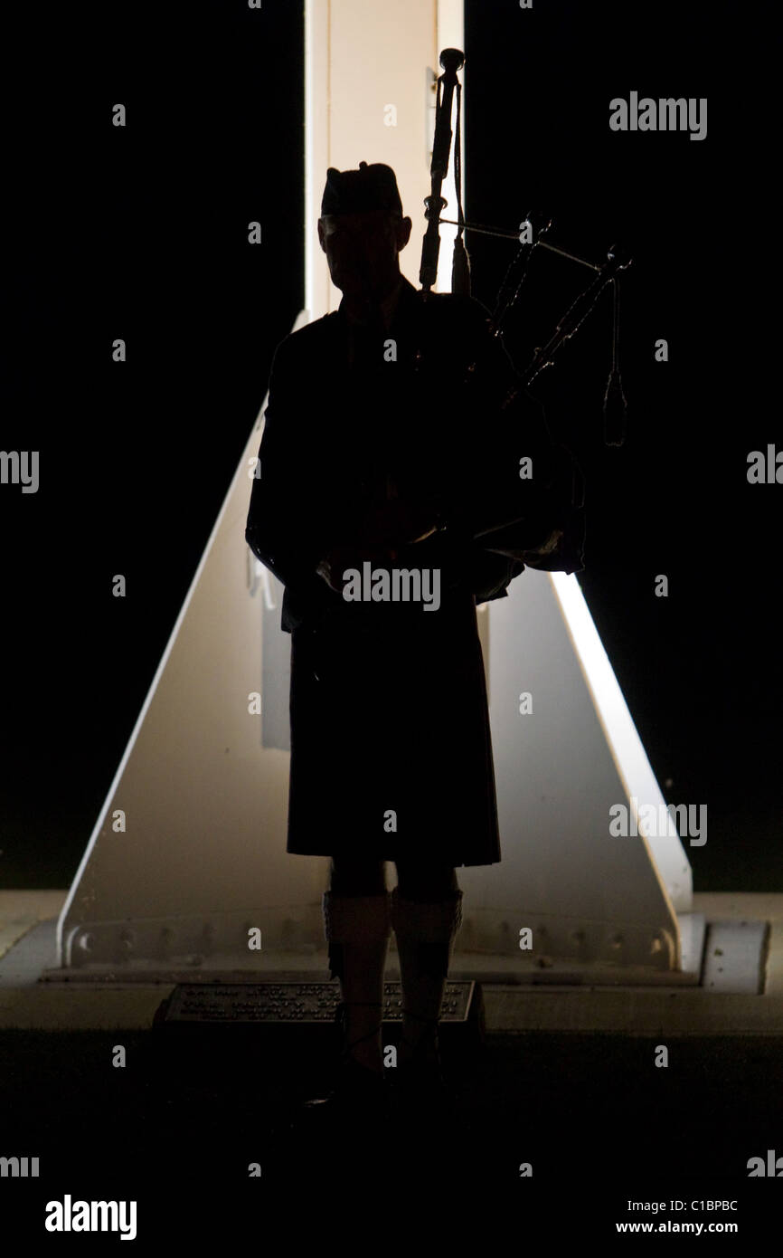Bagpipe player silhouette hi-res stock photography and images - Alamy
