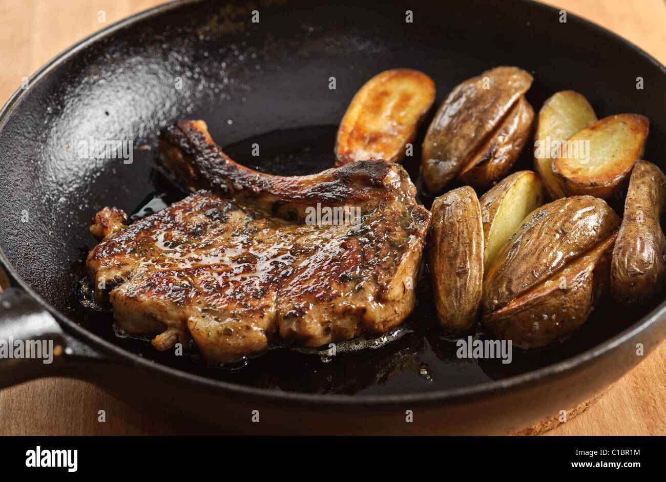 Beef in pan Stock Photo - Alamy