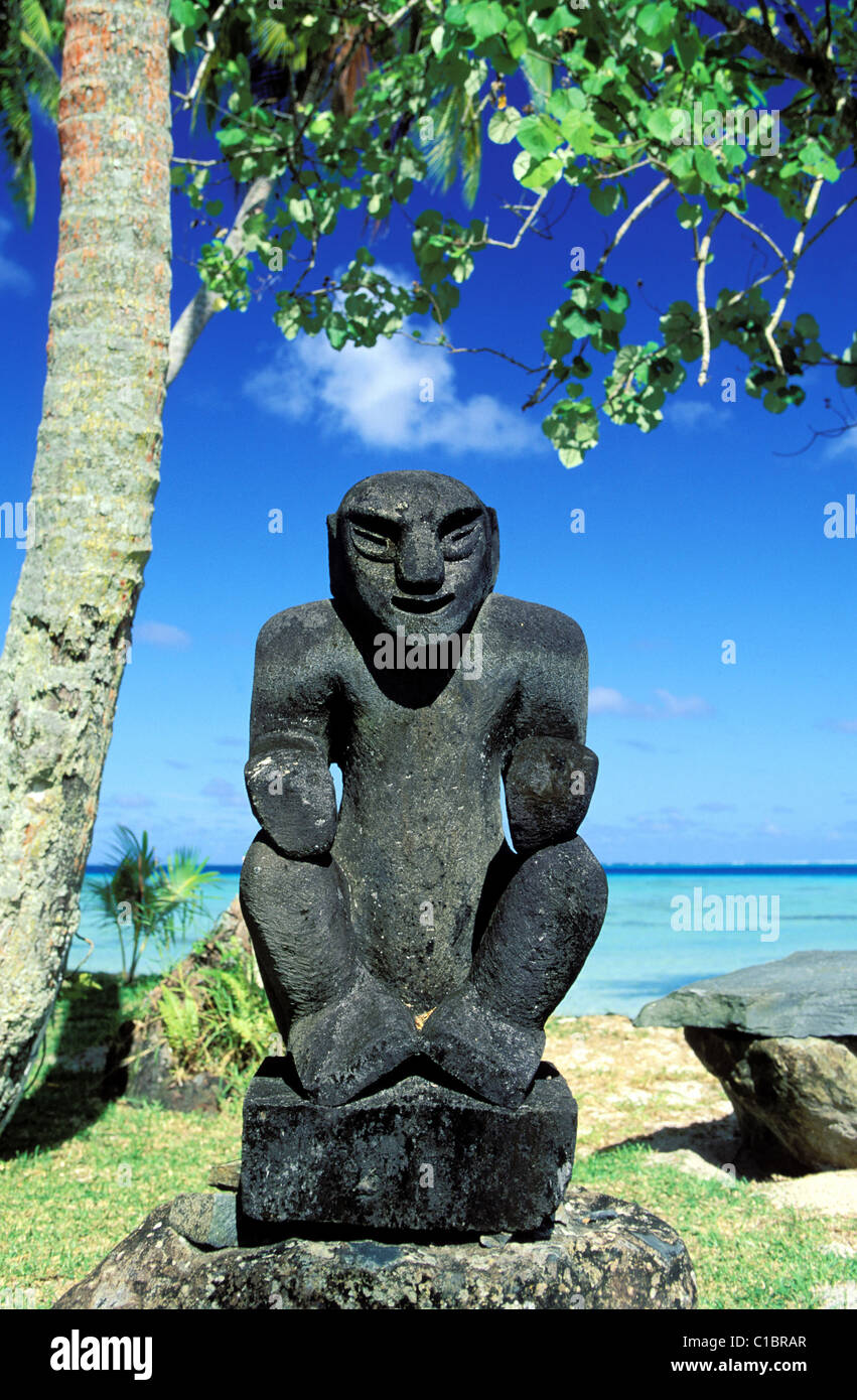France, French Polynesia, Huahine Island, a Tiki on the beach Stock ...