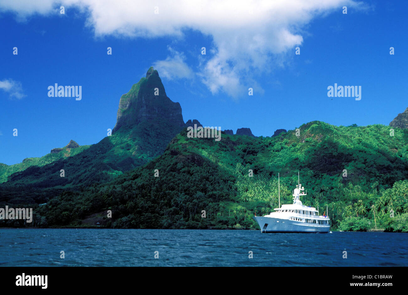 France, French Polynesia, Moorea Island, a cruiseliner Stock Photo - Alamy
