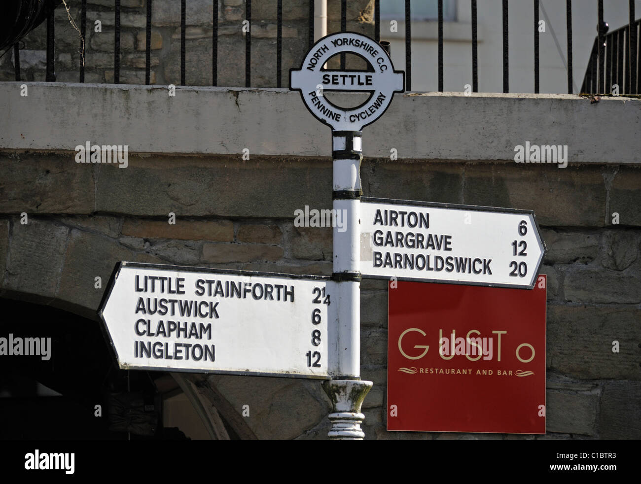 Road sign, Pennine Cycleway. Settle, North Yorkshire, England, United ...