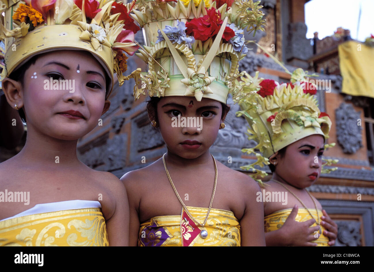 Indonesia, Bali, young dancers Stock Photo - Alamy