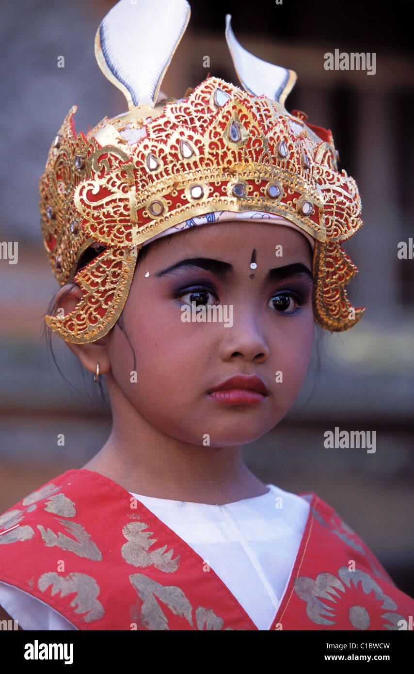 Indonesia, Bali, young dancer Stock Photo - Alamy