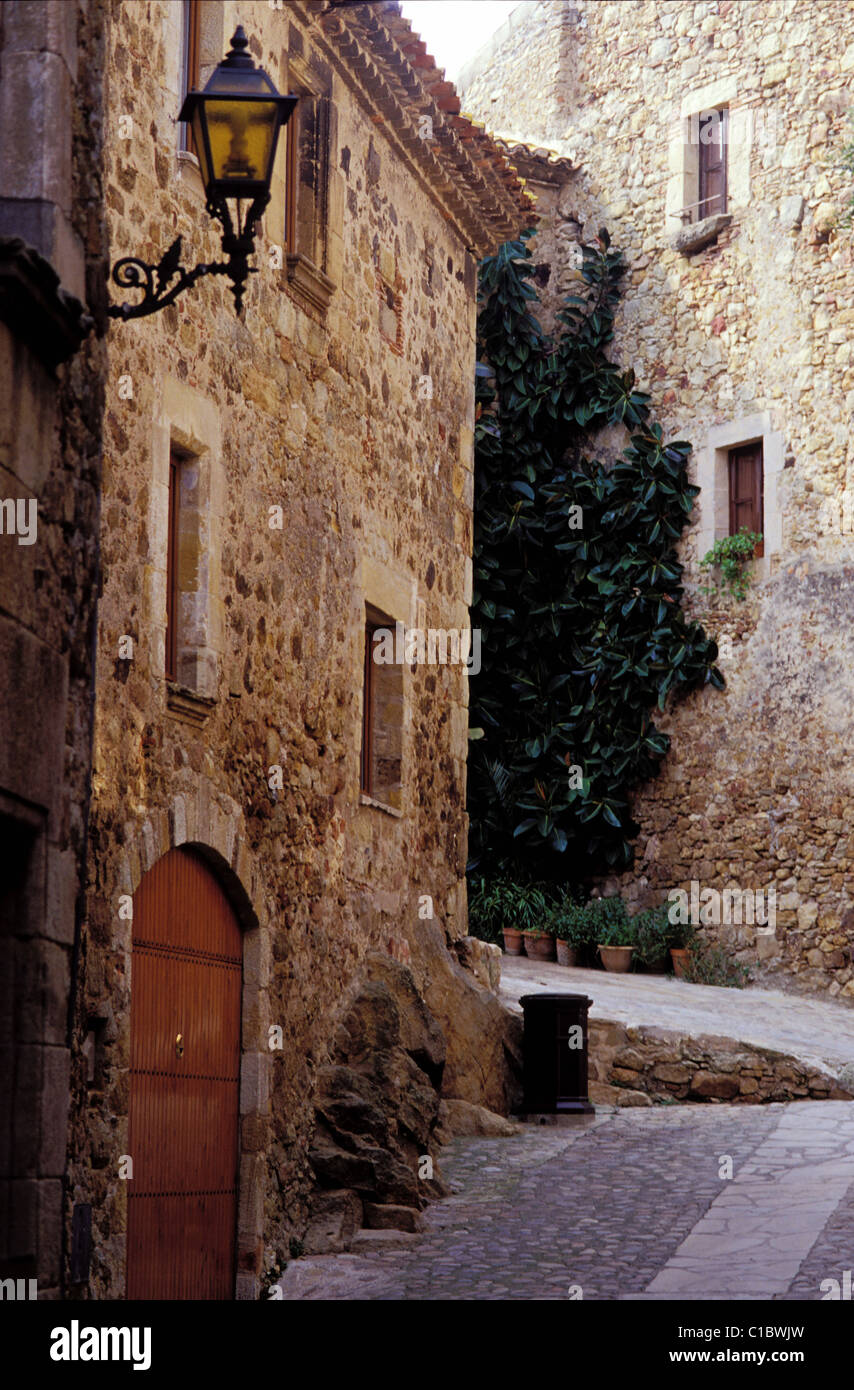 Spain, Catalonia, Pals, street Stock Photo - Alamy
