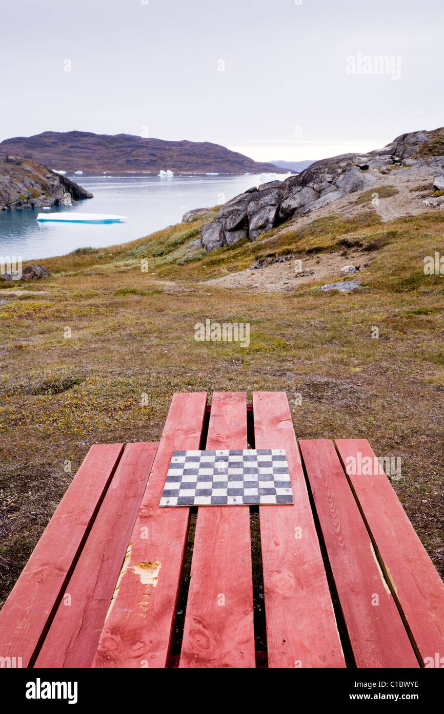 Outdoor chess table hi-res stock photography and images - Alamy